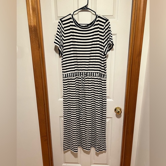LOFT | Dresses | Loft Beach Midi Tshirt Dress Navywhite Striped | Poshmark